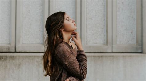Arti Istilah Pick Me Girl Yang Ramai Di Media Sosial Ini Ciri Cirinya