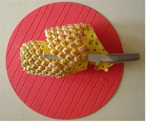 Creative Kitchen How To Pick A Ripe Pineapple And Carve Out Slices