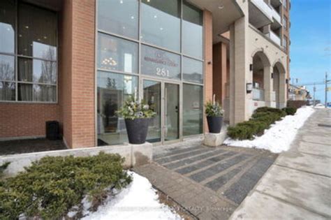 Ph627 281 Woodbridge Ave Vaughan Renaissance Court At Woodbridge Gates