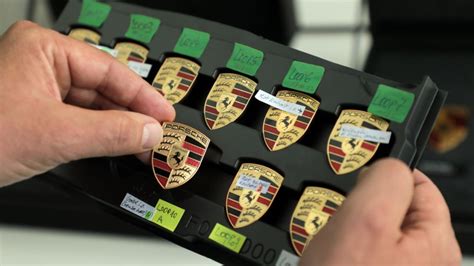 The Modernised Porsche Crest The Evolution Of An Icon Porsche Newsroom
