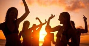 How To Throw A Beach Party Where Everyone Has A Blast