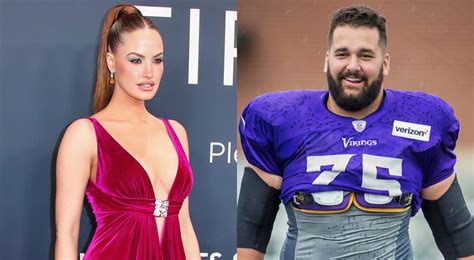 Haley Kalil Was Getting All The Attention At Golden Globe Awards As She