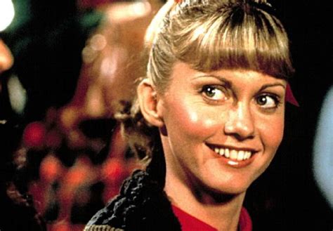 Hebrew News אוליביה ניוטון גון כוכבת גריז הלכה לעולמה בגיל 73