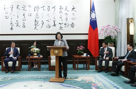蔡英文代賴清德宣布外交國安人事 藍委：展現她是國際外交皇太后 ｜ 記者編輯部｜ 梅花新聞網