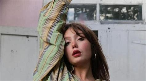 British Singer And Songwriter Faye Fantarrow Dies At 21