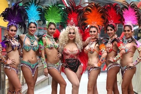 The Lady Boys Of Bangkok Organise Ice Bucket Challenge For One Of Their