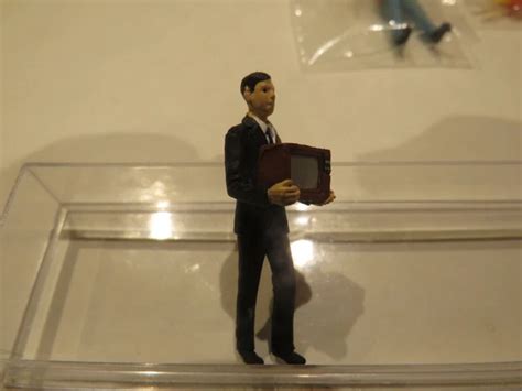 Lot 026 Personnage 143 ème Diorama Voitures Miniatures Vendeur