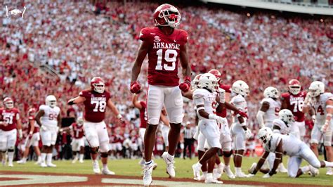 Horns Down Hogs Crush 15 Texas 40 21 Arkansas Razorbacks