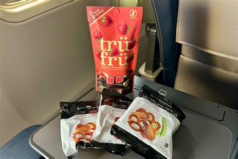 United Debuts New Way To Pay For Onboard Snacks And Drinks The Points Guy