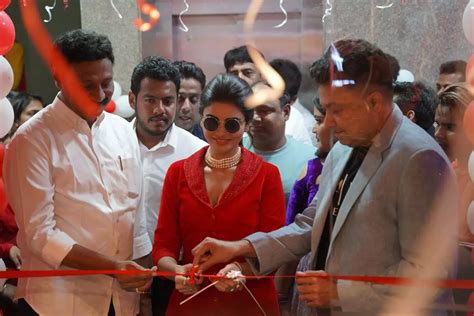 Amjad Habib Premium Salon Grand Launched By Actress Varsha Mla Gadde
