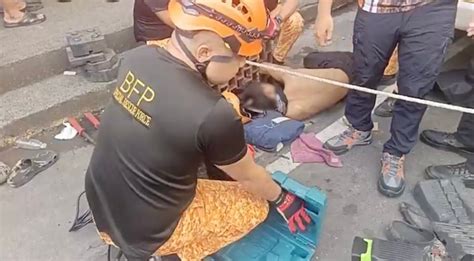 Gma Tingnan Sinagip Ng Mga Rescuer Ang Isang 15 Anyos Na Lalaki Sa Cebu City Matapos Maipit