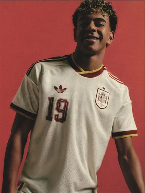 Revelada La Espectacular Segunda Equipación De España Para El Mundial