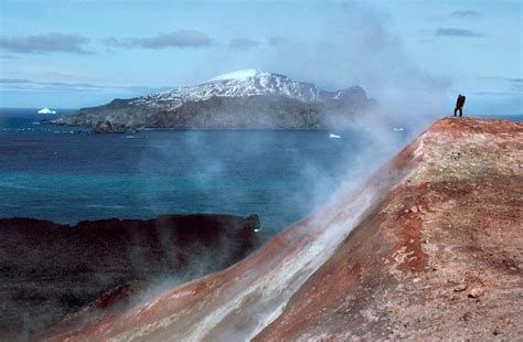 Volcanoes Helped Antarctic Life Weather Ice Ages Volcano South