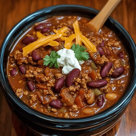 Ultimate Comforting Hearty Classic Slow Cooker Chili Recipe