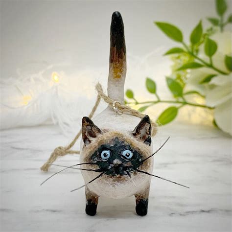Kitty Miniature Sculpture Dimoohomeuk