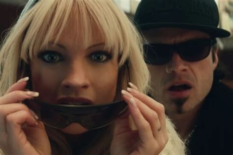 Pam And Tommy Série Sobre Sex Tape De Pamela Anderson Ganha Trailer