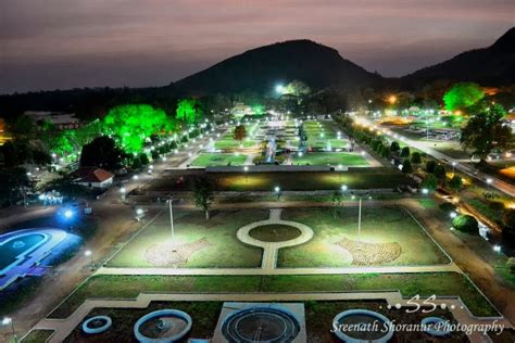 Friends Palakkad A Night View Of Malampuzha Dam Garden