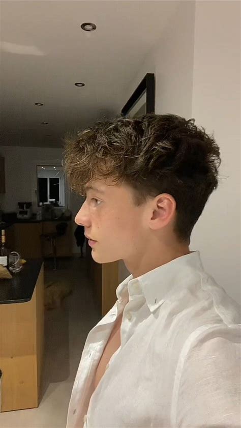 Best Hairstyles For Men With Straight Hair