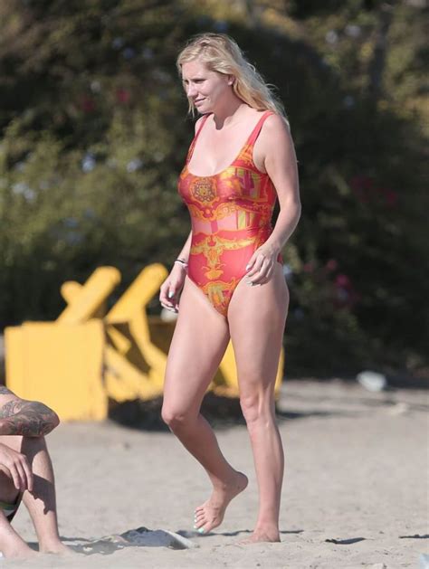 50 Hot And Sexy Kesha Photos 12thblog