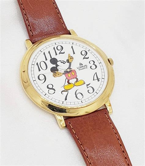 Vintage Lorus Mickey Mouse Quartz Wrist Watch V501 0448 Authentic