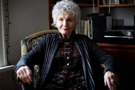 Educators Wonder How To Teach The Writings Of Alice Munro In Wake Of Daughters Revelations