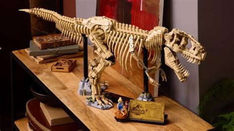 Heres Why Lego Jurassic Parks T Rex Skeleton Is Tan