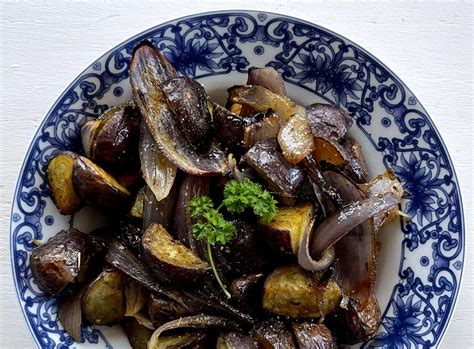 How To Make Tomato Basil And Mozzarella Flatbread Pizza Morgan Be Cookin