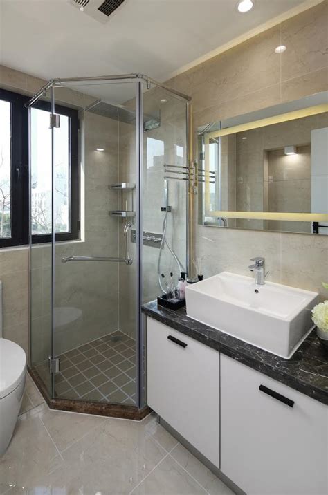 你造麼？現在浴室的鏡子都自帶防霧，還會發光！ 每日頭條