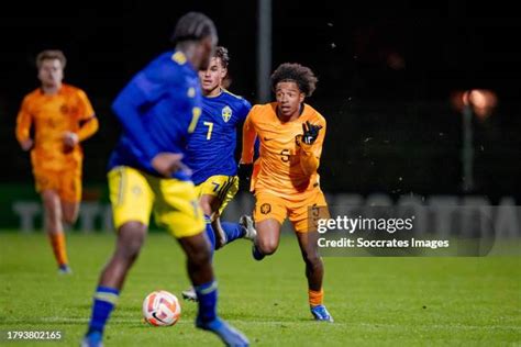 Elijah Simon Photos And Premium High Res Pictures Getty Images