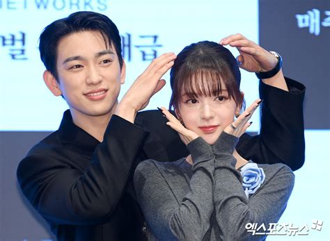 남녀가 안 만나는 ♥로맨스…박진영·노정의 마녀 운동회 같던 촬영 엑s 현장 [종합]