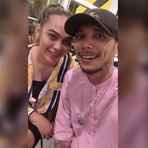 Keluar Dari Kepolisian Ini Profesi Terbaru Norman Kamaru Polisi Dulu Viral Joget Chaiyya Chaiyya