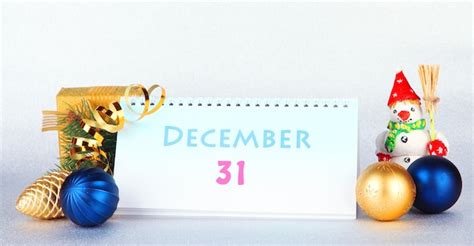 Calendario De Año Nuevo Con Texto 31 De Diciembre Foto Premium