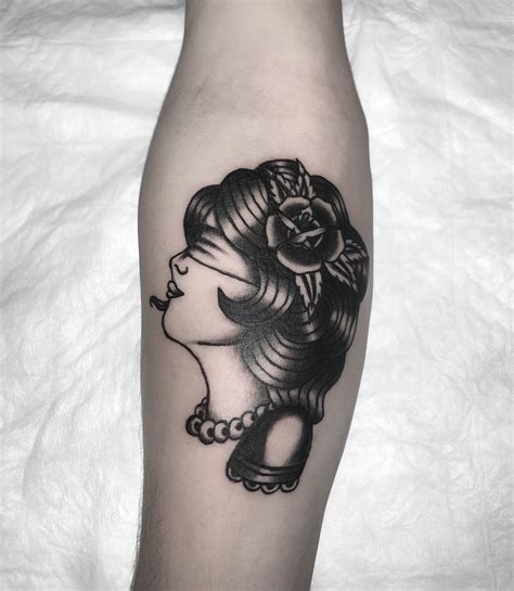 Traditional Tattoo Girl