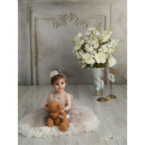 ‎آتلیه آیلی‎ ‎دلوین عزیز 🥰 عکس کلوز آپ رو بیشتر دوست دارین یا دکور کامل ؟ 🥰🥰 لباس متعلق به