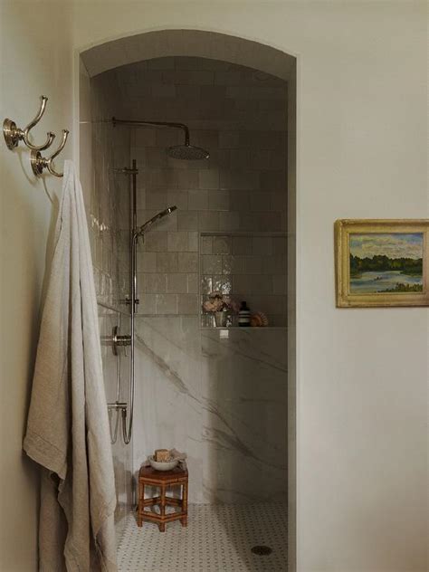 Light Gray Glazed Offset Shower Tiles Design Ideas