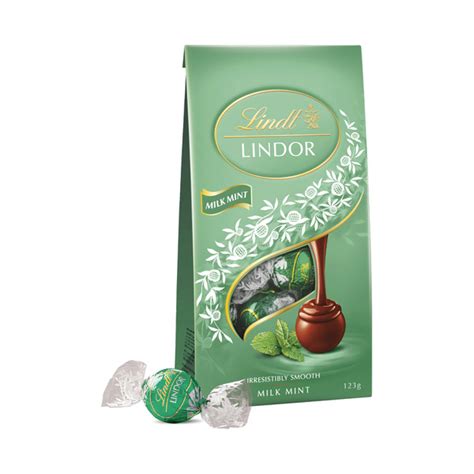 Buy Lindt Lindor Milk Chocolate Mint Bag 123g Coles