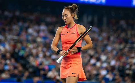 郑钦文获年度最佳击球奖让波兰网友破防，网友：你打不过机器人泰克马德里赛球迷获奖