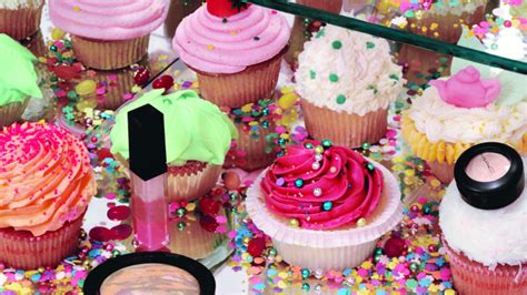Girly Makeup Wallpaper 20903 Baltana