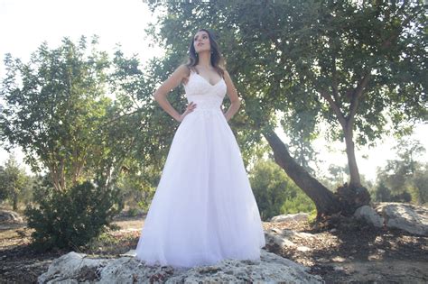 Ariela Kislev Bridal שמלות כלה אריאלה כסלו שמלות ערב סטודיו פרטי תפירה