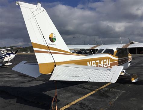 Usa Aircraft Brokers Single Piston Engine 1965 Cessna 172f