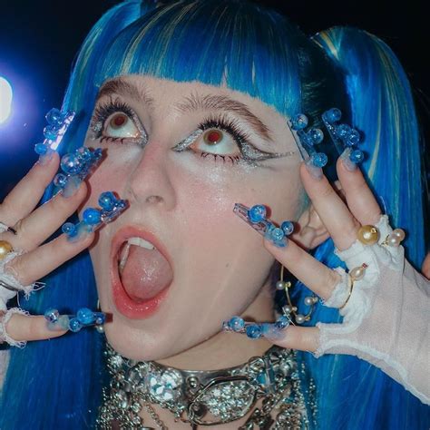 Daisy Lyrics Ashnikko Letrasboom Com