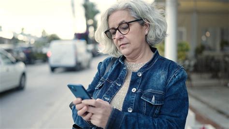 Deeply Passive Aggressive People Almost Always Send These 11 Texts