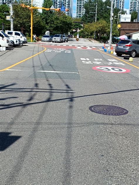 울산세관 앞 버스정류장 표지판·승강장 없어 주민 불편 초래 울산시니어신문