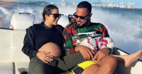 ¡padres Derretidos Natti Natasha Y Raphi Pina Muestran Cómo Se Mueve Su Bebé En La Barriga