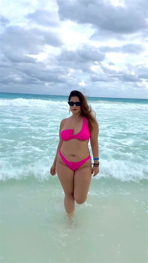 Aanchal Mehra Rbollywoodinbikinis