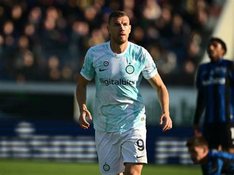 Inter Milan Les Pourparlers De Prolongation De Contrat Dedin Dzeko