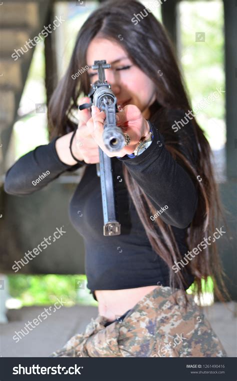 Dangerous Girls With Guns