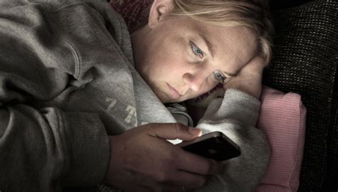 You Discover That Your Partner Is Sexting Someone Else What Should You