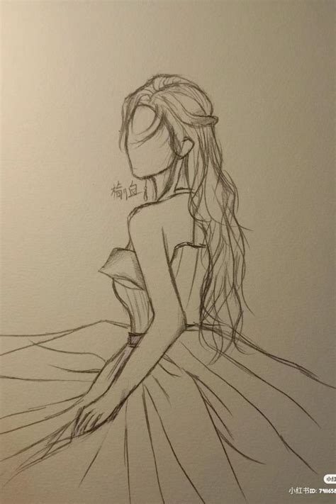 This Artist Spends 1000s Of Hours Etch A Sketching Fashion Drawing