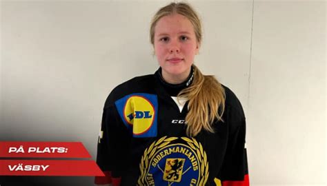 Emma Holmberg På Historiska Nivåer Vi Bara Leker Hockey